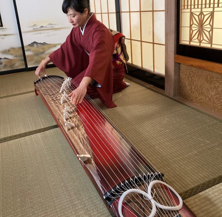 Koto Instrument Live and Experience near Matsumoto Castle Started ...